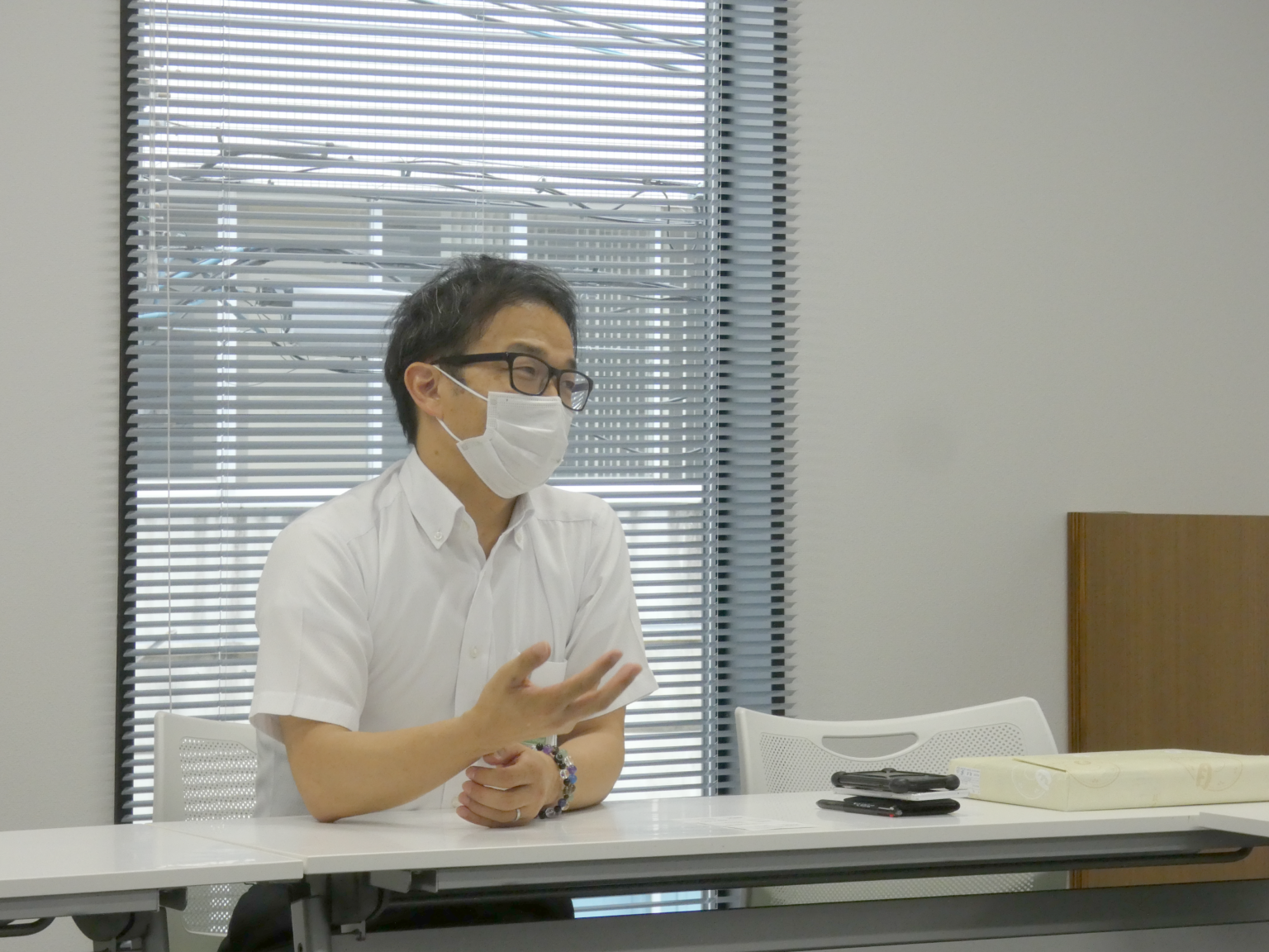 約2,800人の職員対象の人事評価フローを紙媒体から電子化 | KAGOYA